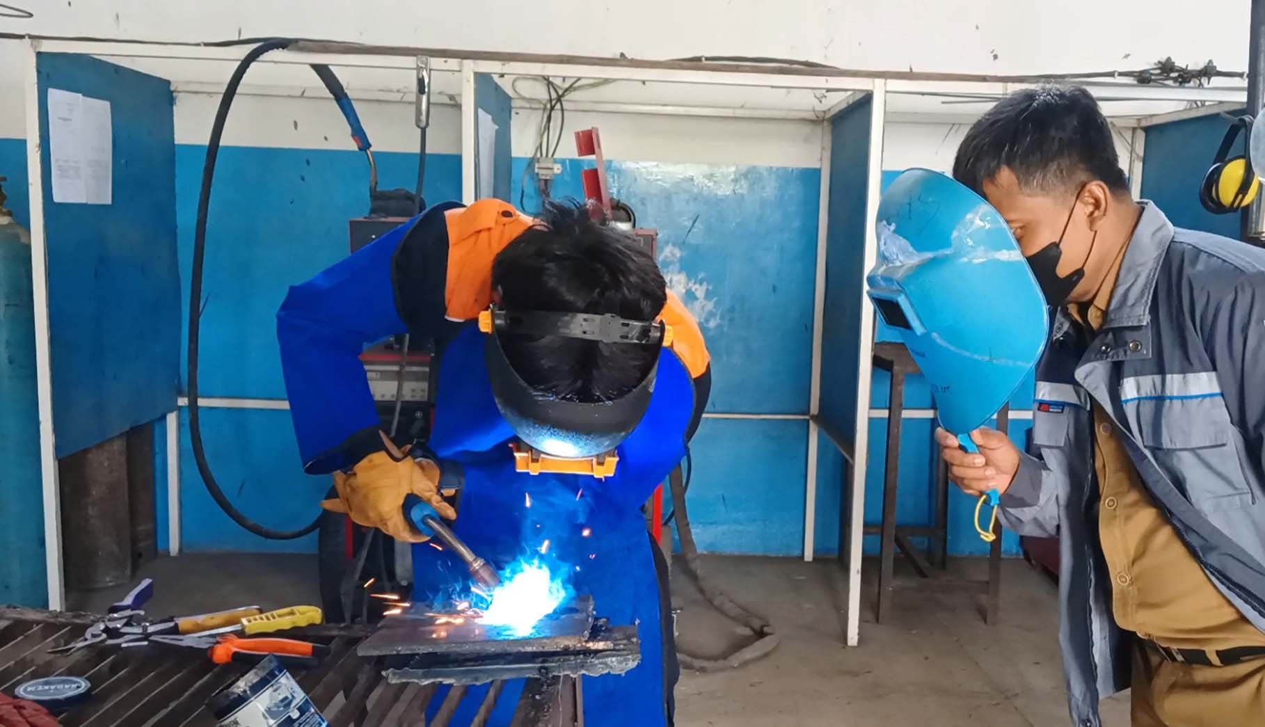 Teknik Pengelasan - SMKN Kasiman